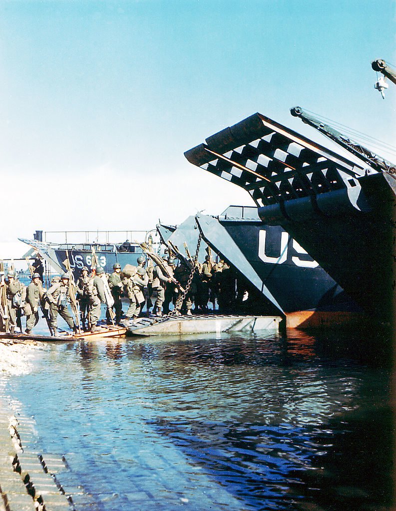 26 Rare Color Photos of D-Day Show a New View of Historic World War II ...
