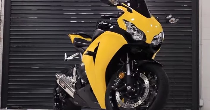 Modifikasi Motor Honda CBR 1000RR Kuning Hitam