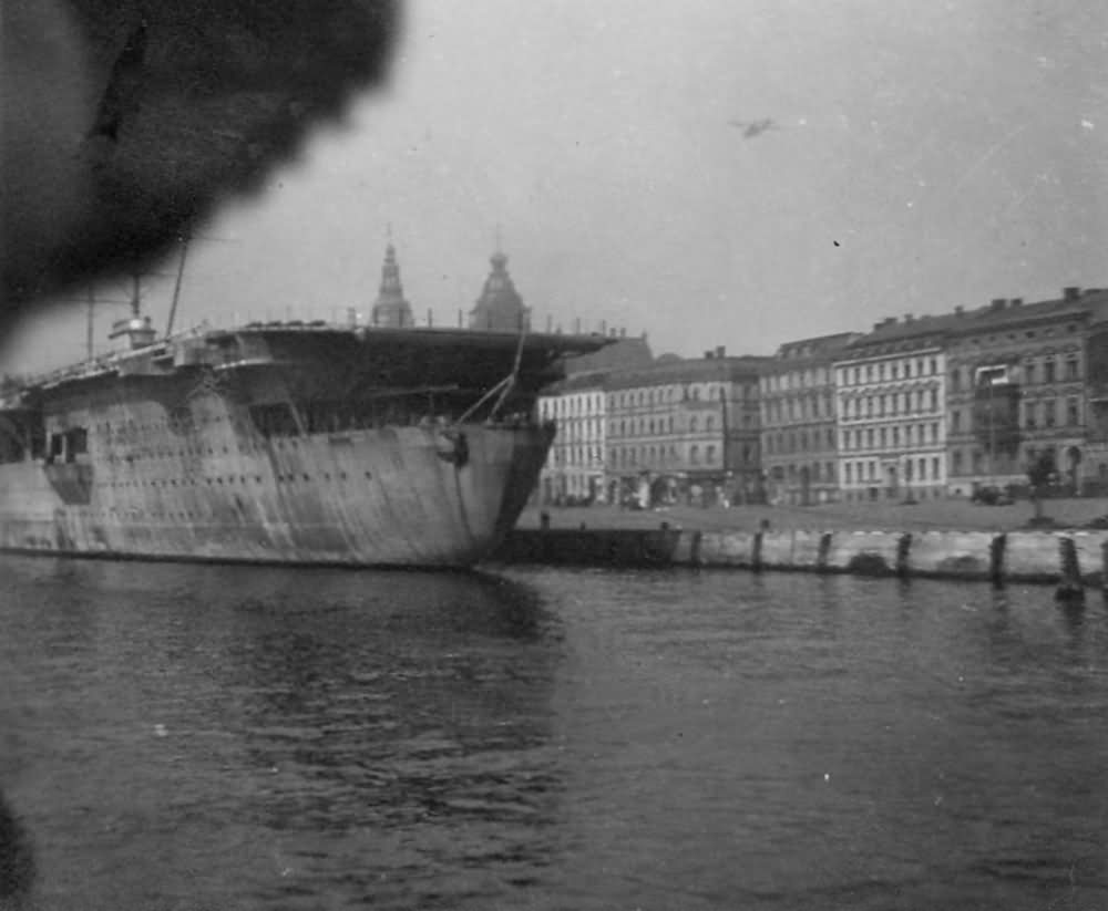 Graf Zeppelin: Diving at the unique WW2 German aircraft carrier (photos ...