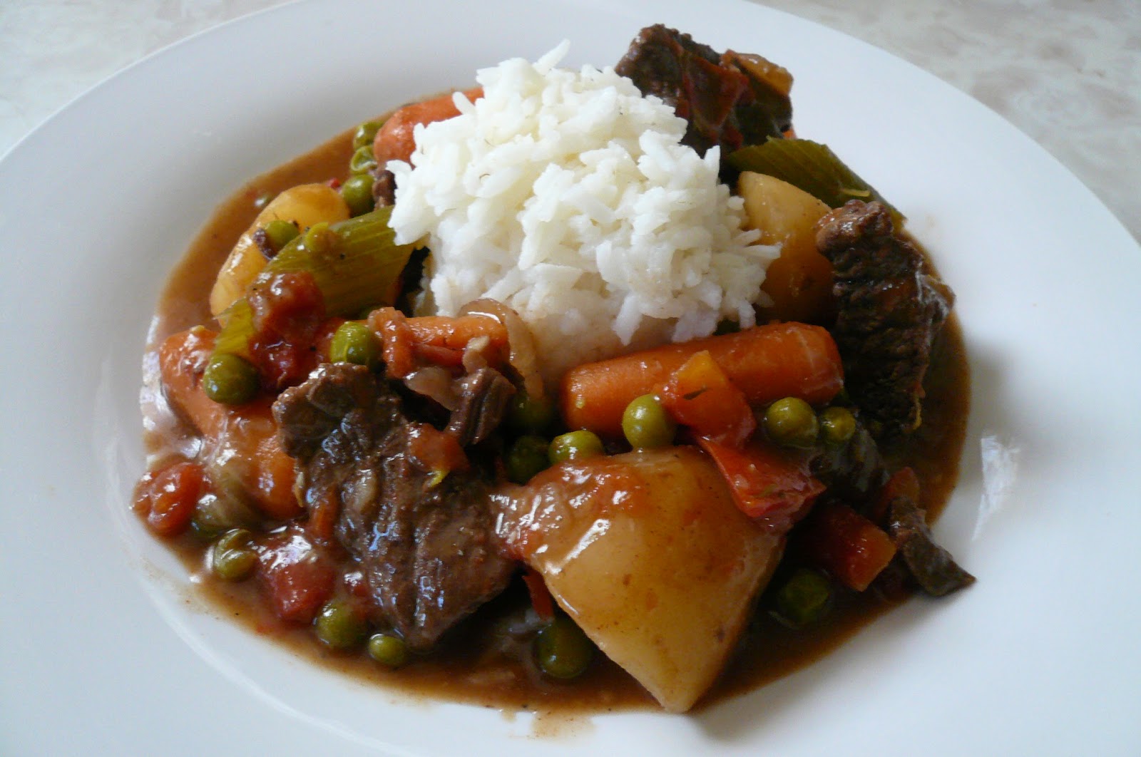 Estofado de carne de Res - Mi Cocina Rápida