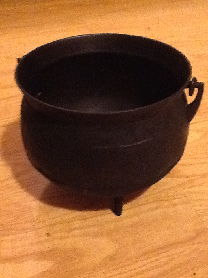 Medieval Milliner: Finding a Medieval pot or cauldron