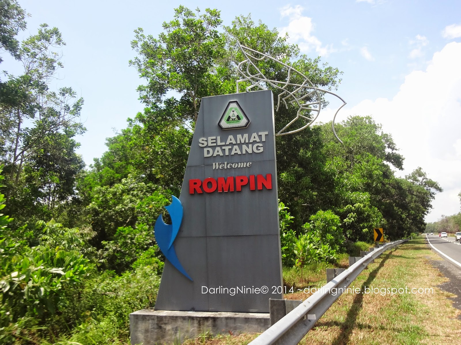 Kami Di Pantai Hiburan, Rompin, Pahang | ♥ Darling Ninie Family Stories