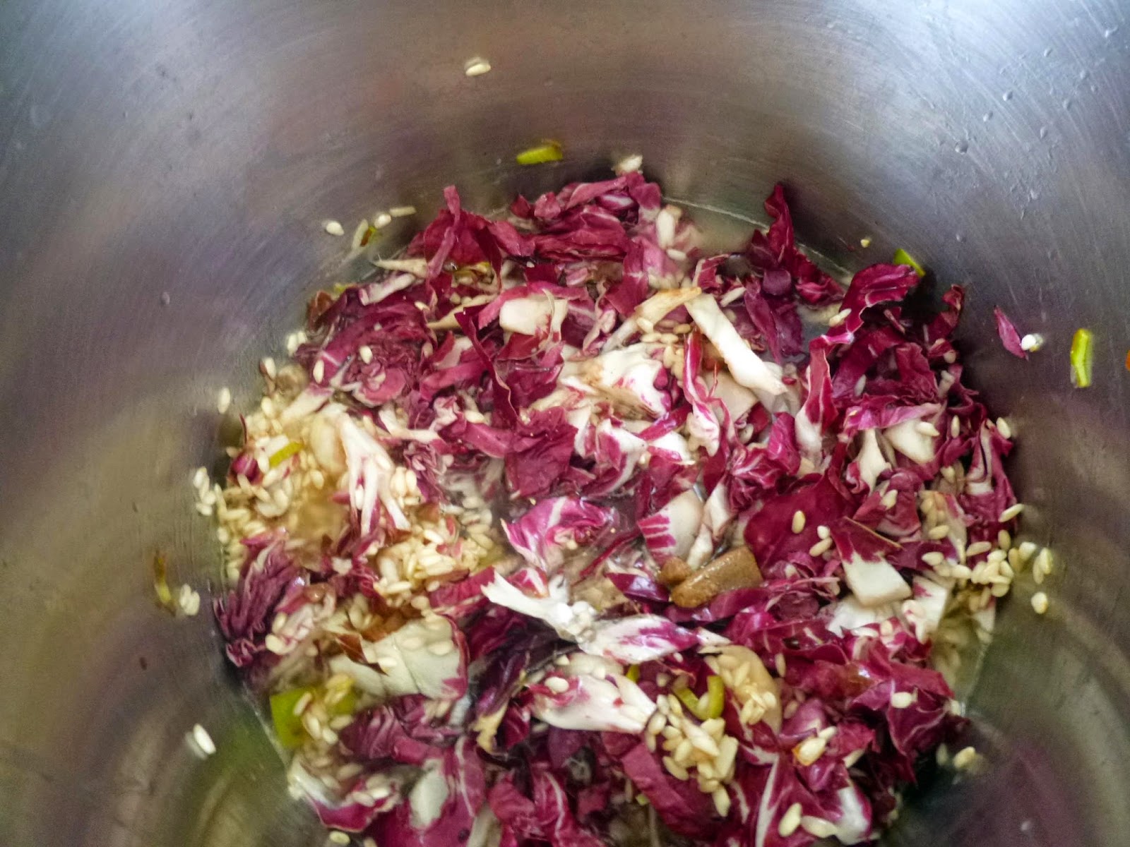 Italian food and lifestyle - La cucina di Roberta : Red chicory risotto