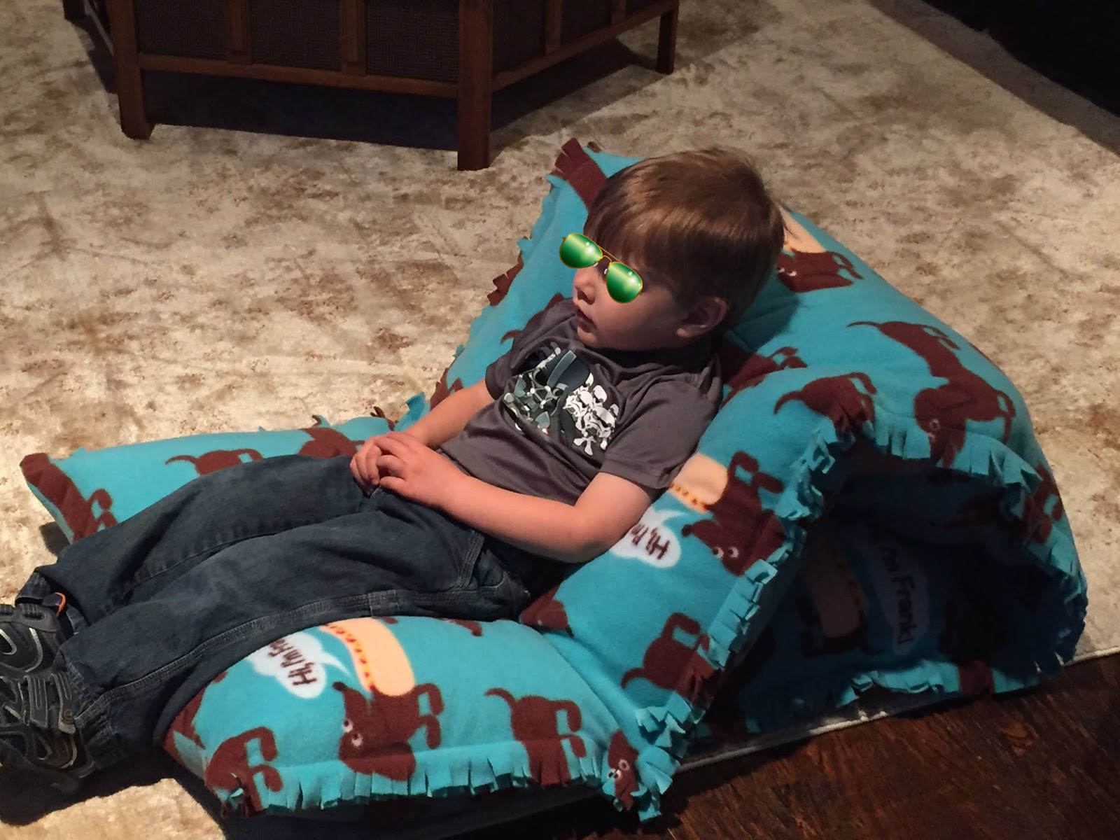 Busy Geemaw: Pillow Bed