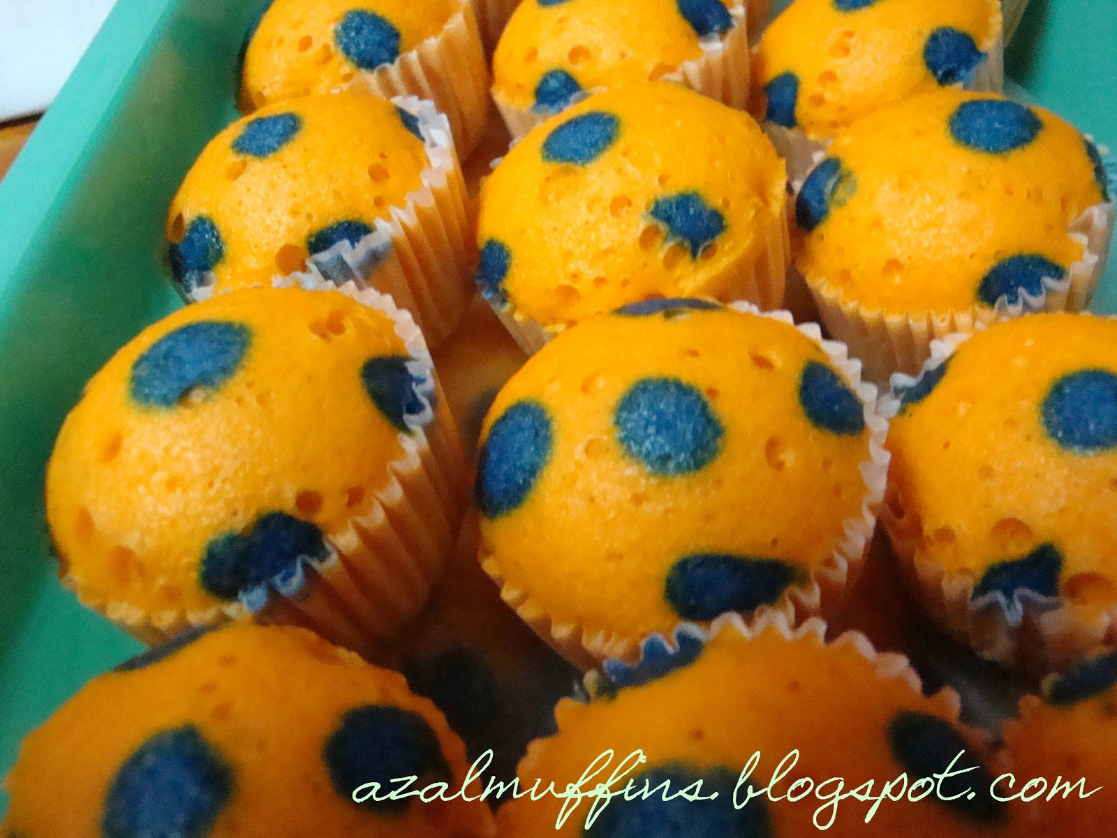 Apam polka dot bersaiz besar. | Azal Muffins & Cake House