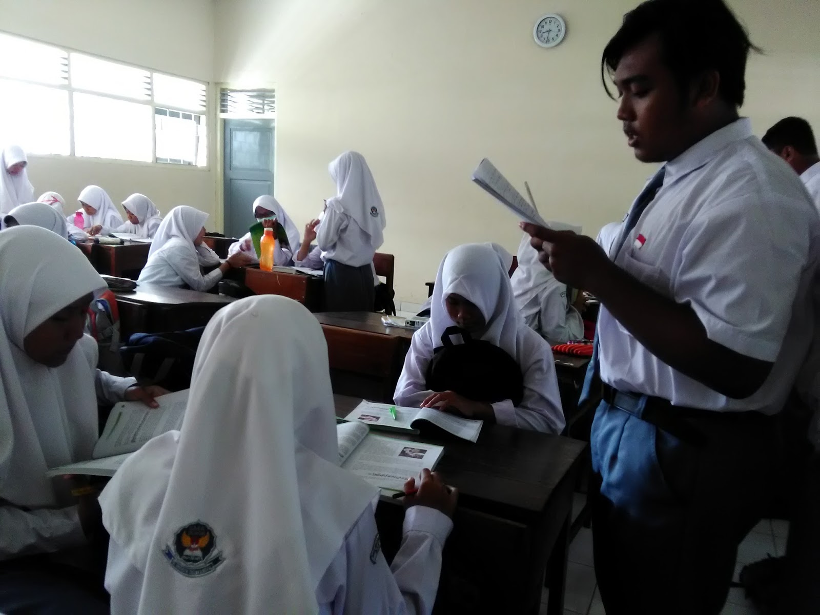 BELAJAR DAN BERBAGI : DISKUSI TEMAN SEBAYA