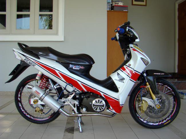 Modifikasi supra x 125 fi road race racing thailook airbrush ban besar ...