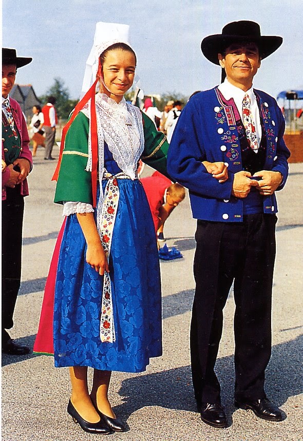FolkCostume&Embroidery: Overview of the Folk Costumes of Europe