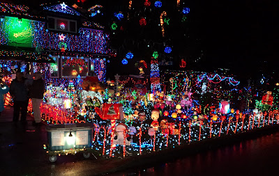 The Glass Character: Miracle on Rae Street