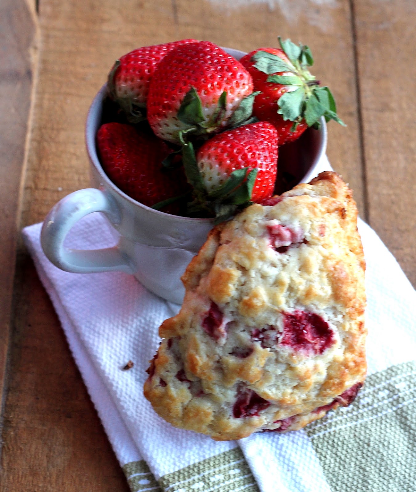 Confections from the Cody Kitchen: Strawberry Scones
