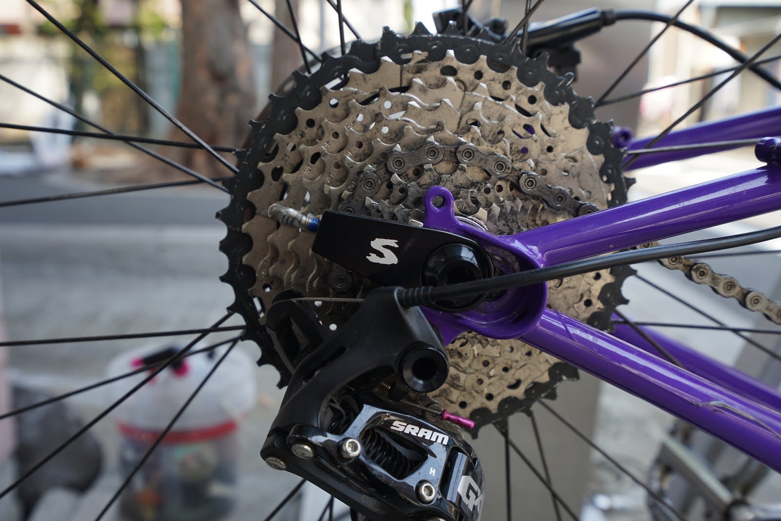 matthewcycle : SURLY SNUGGNUT 12mm CHAIN TENSIONER