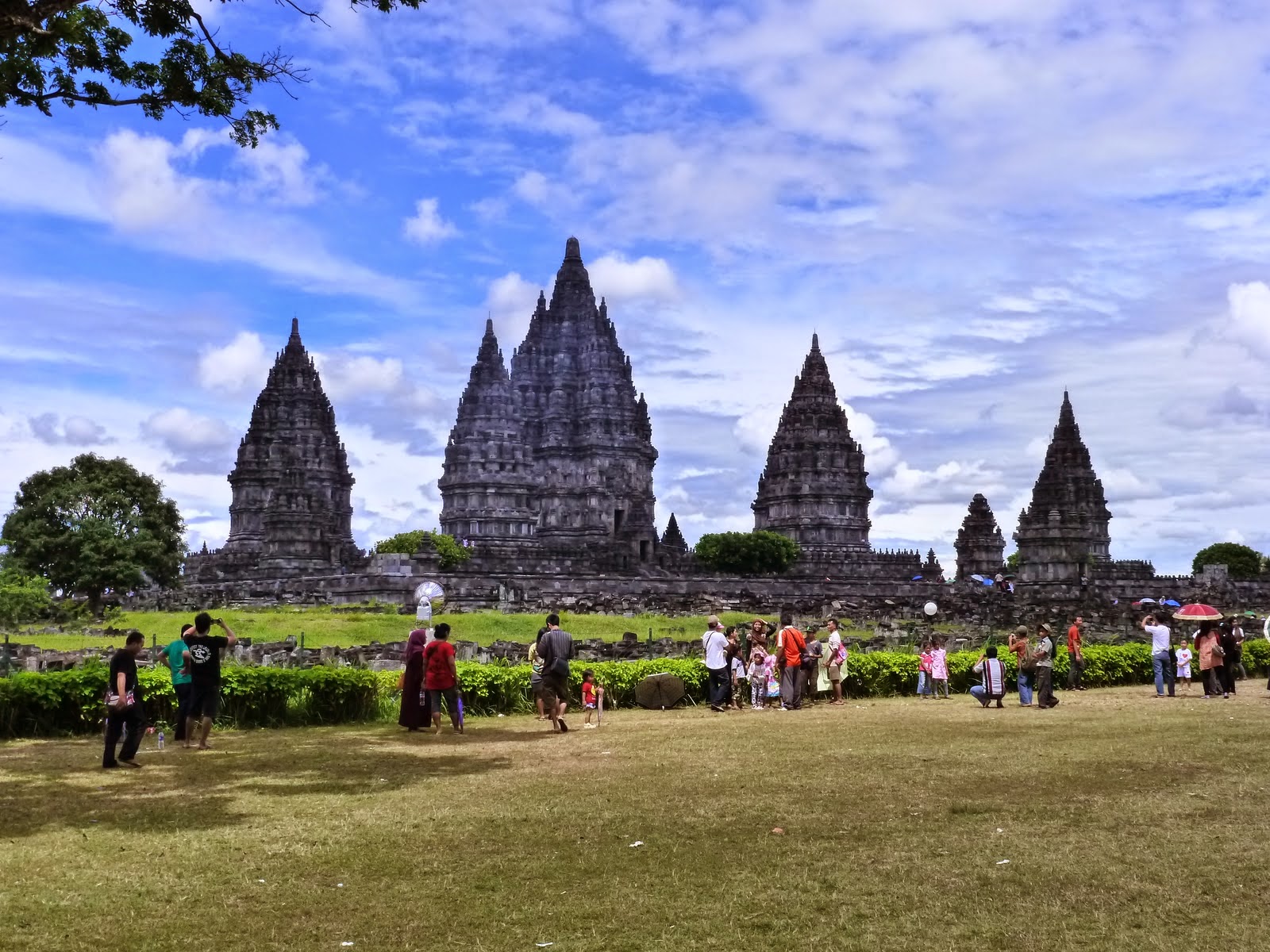 Prambanan temple photos and facts ~ travell and culture
