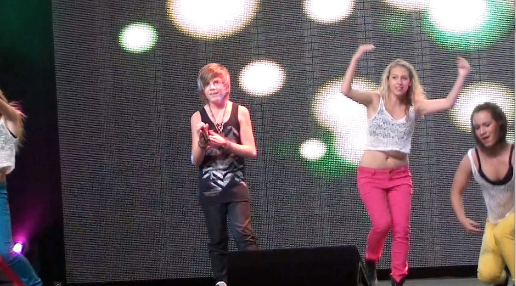 Jordan Jansen Fans: Concert Photo Gallery