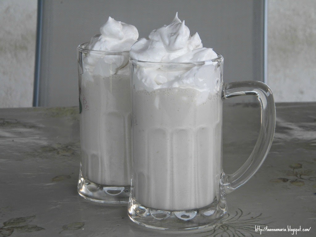 Different ways to make a banana frappe