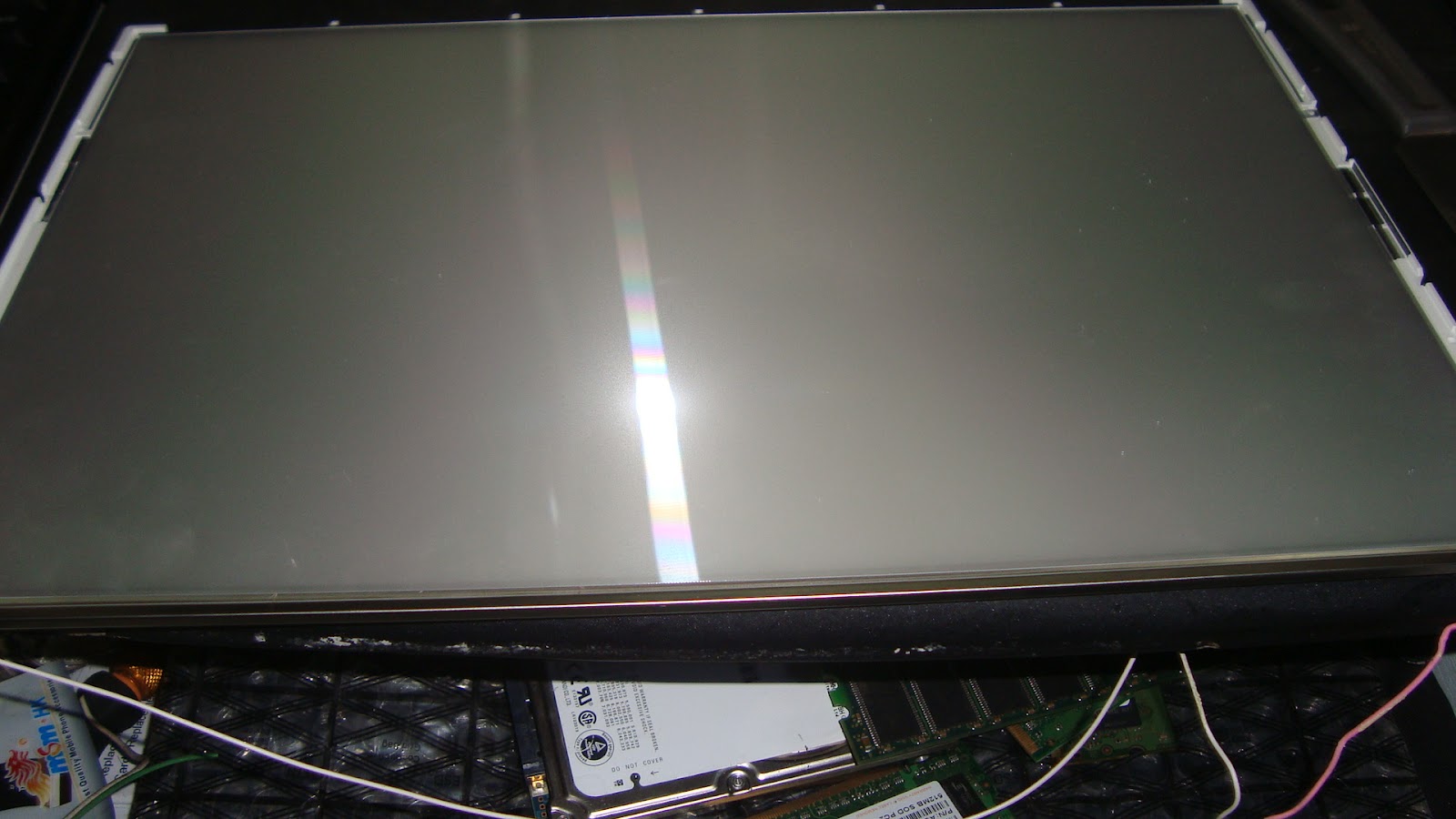 I just test the fluorescent using a fine wire, cleaning the burn rubber ...