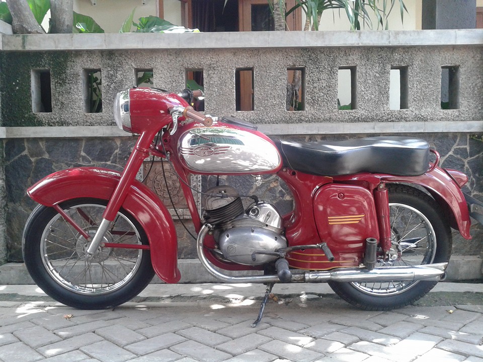 Motor Tua Jawa 150 Tahun 1954 Dijual - JAKARTA - LAPAK MOBIL DAN MOTOR ...