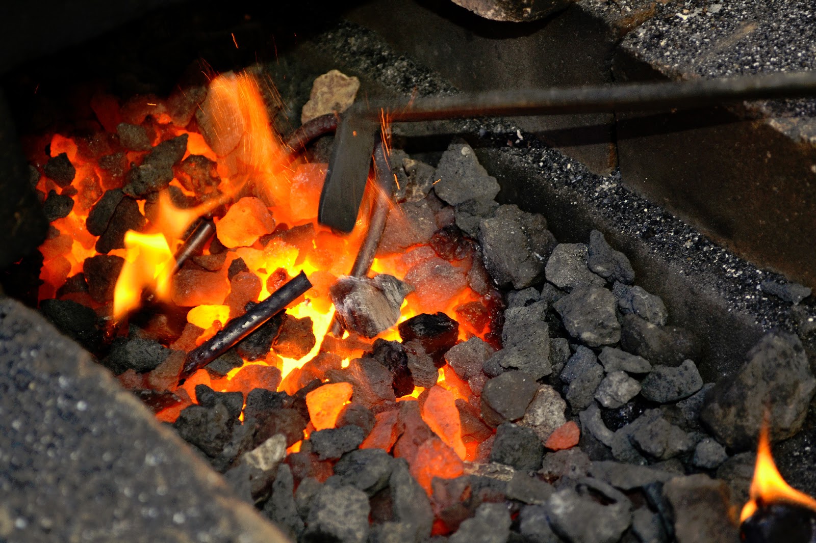Tangible Daydreams: Making metal loops in a coal forge