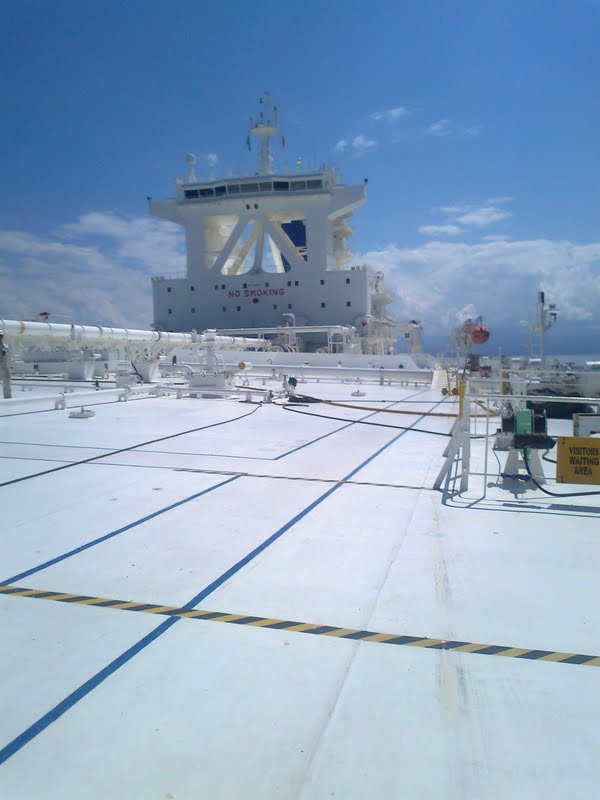 Navios em Santos: TI Oceania operando em Angra dos Reis
