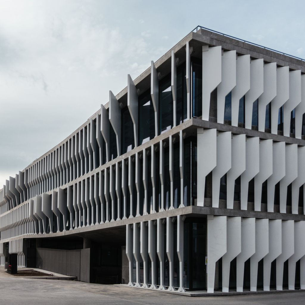 MOREXLESS: BBVA Headquarters_Madrid_Herzog & de Meuron