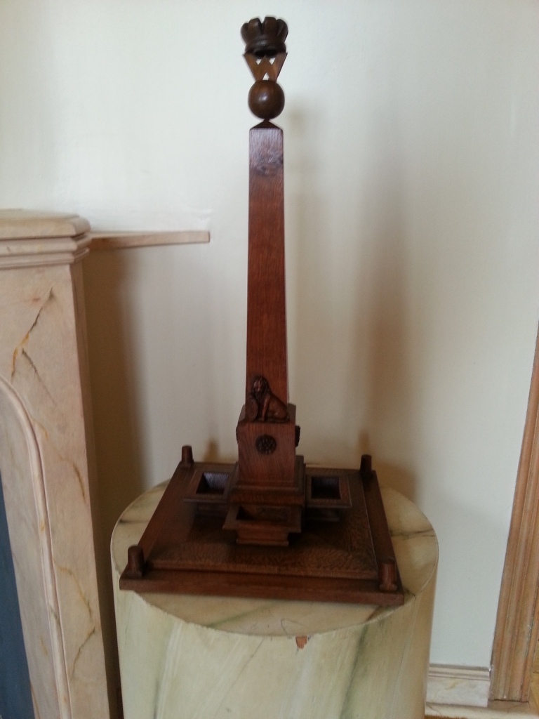 Egyptomania: Obelisk op de markt in Ronse