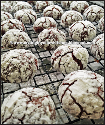 My Bright Yellow Kitchen: chocolate crinkles
