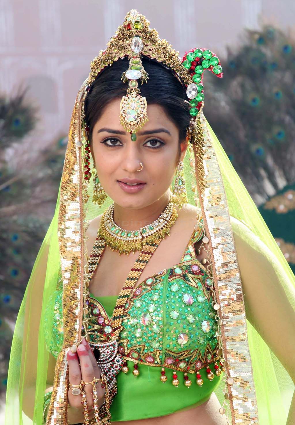 .: Nikitha Hot Navel show in dance pics