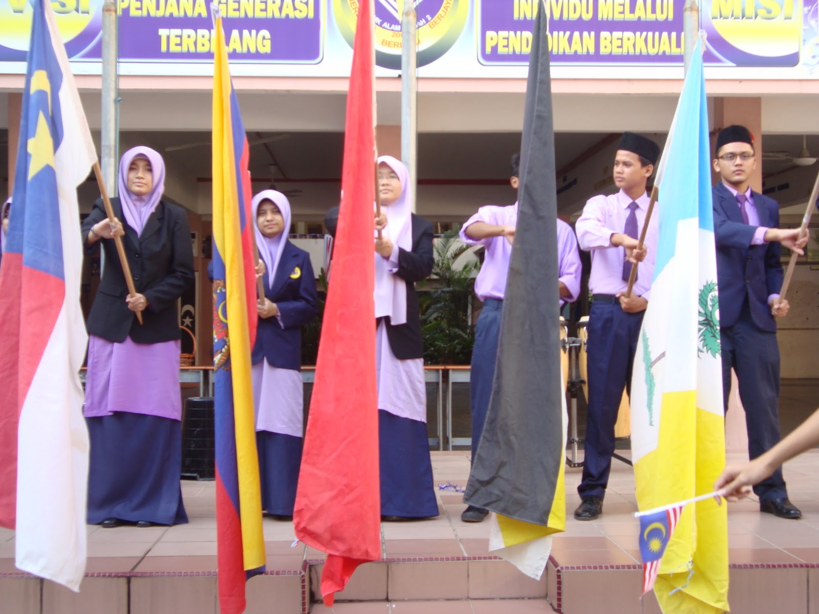 Badan Pengawas SMK Alam Megah 2: October 2011