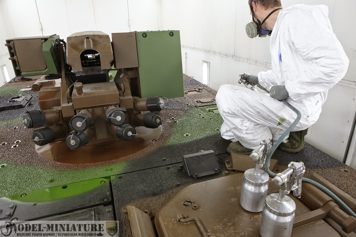 Military Photo Report: VBCI VPC en cabine de peinture au 8ème RMAT