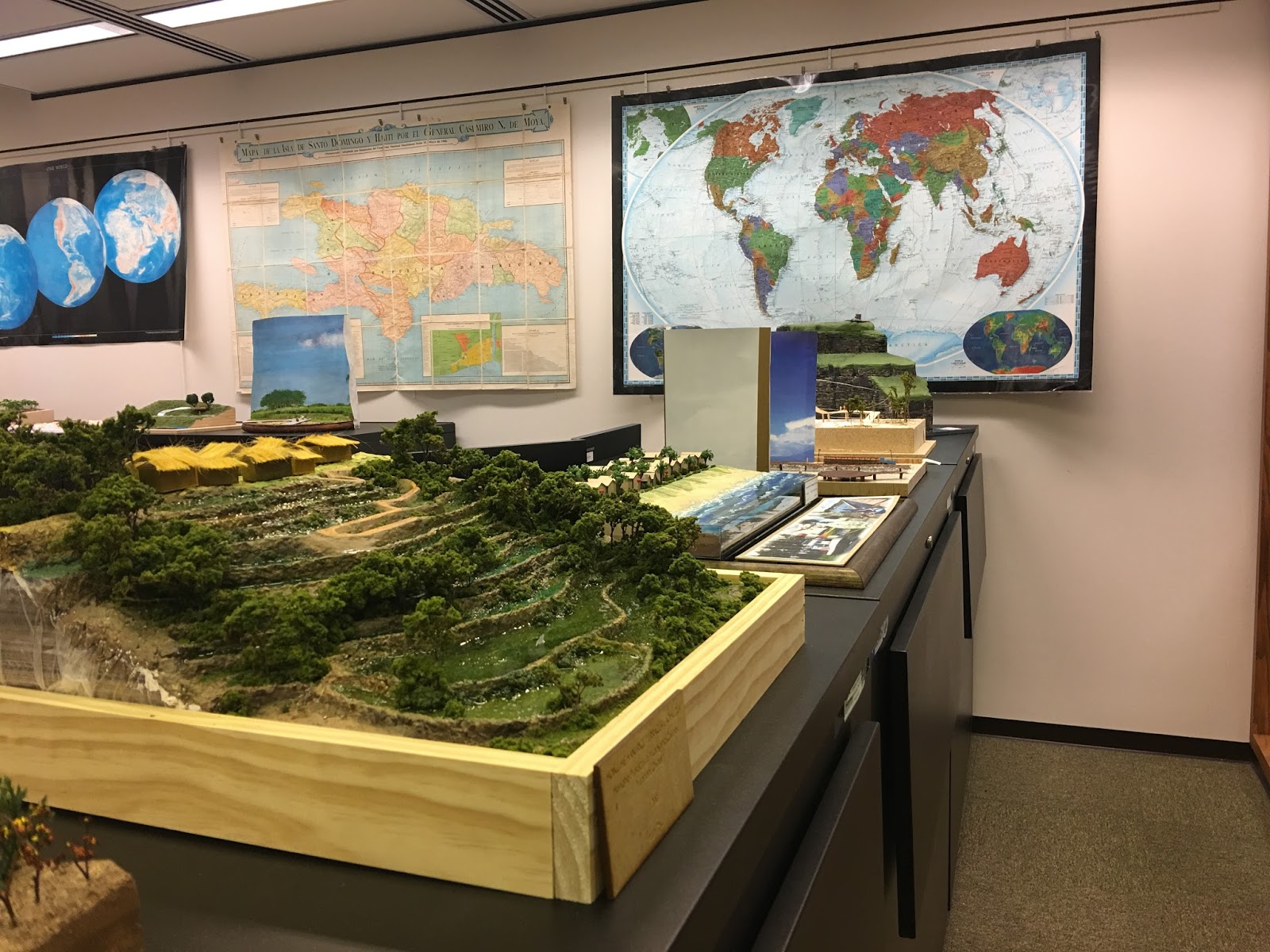 GIS Research and Map Collection: 3-D Maps on Display at Ball State ...