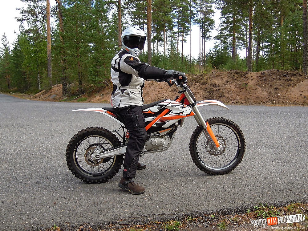 project KTM 690 Enduro R: The electric KTM - test riding the KTM Freeride E
