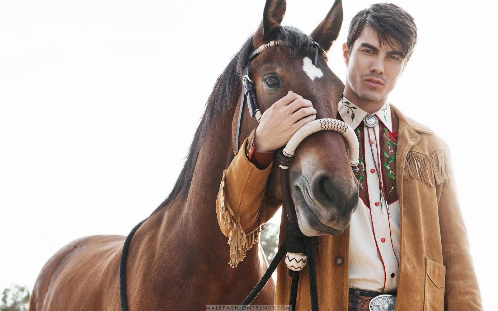 Kyle Kriesel se convierte en el perfecto cowboy de verano para ADON ...