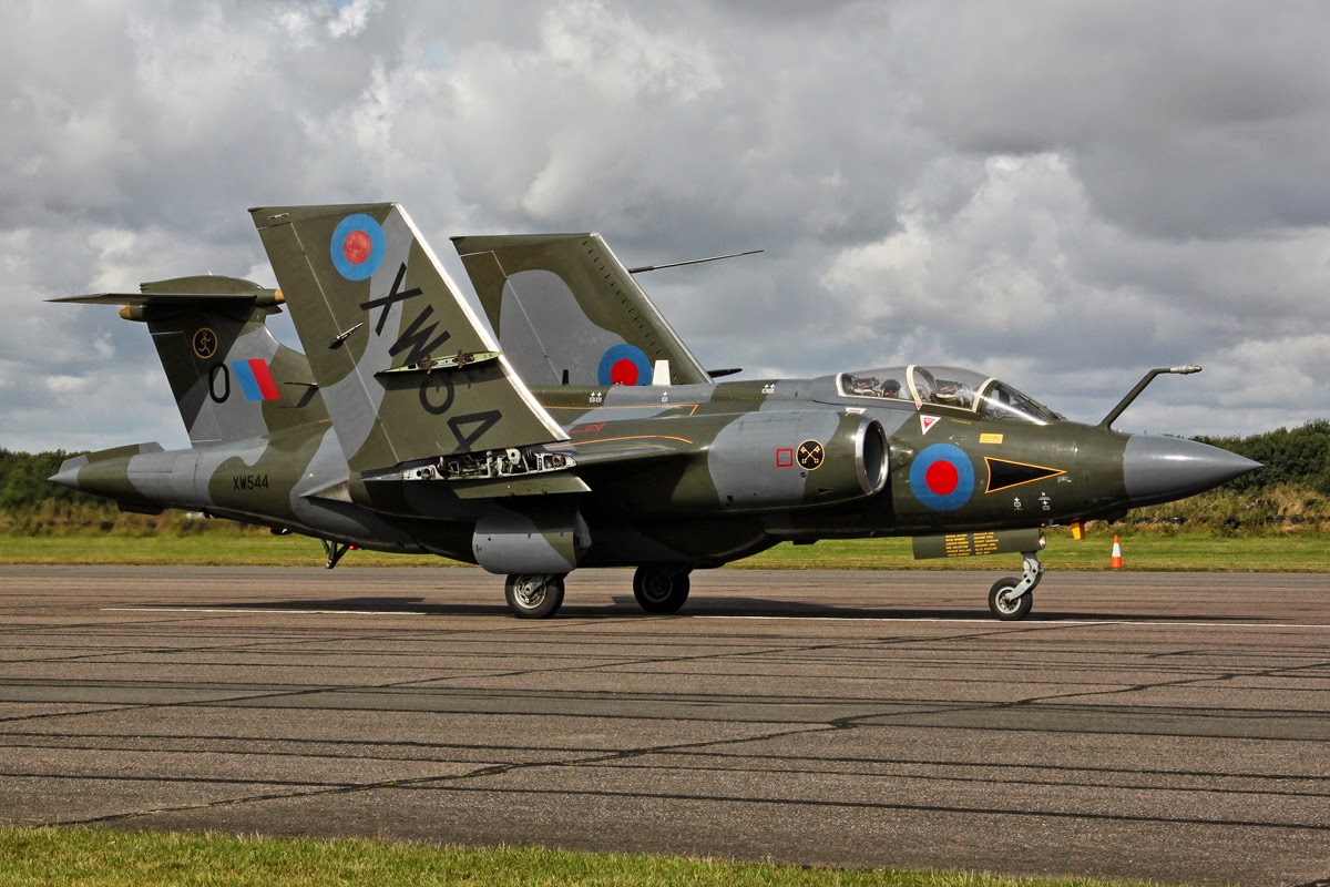 Planes and Trains - Planes 2014: XW544 / Hawker Siddeley Buccaneer S2B ...