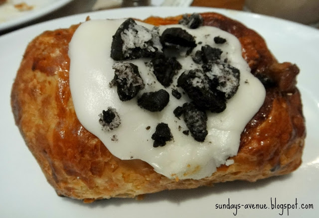 Sunday's Avenue: Cronuts and Crookies at Wildflour Café + Bakery