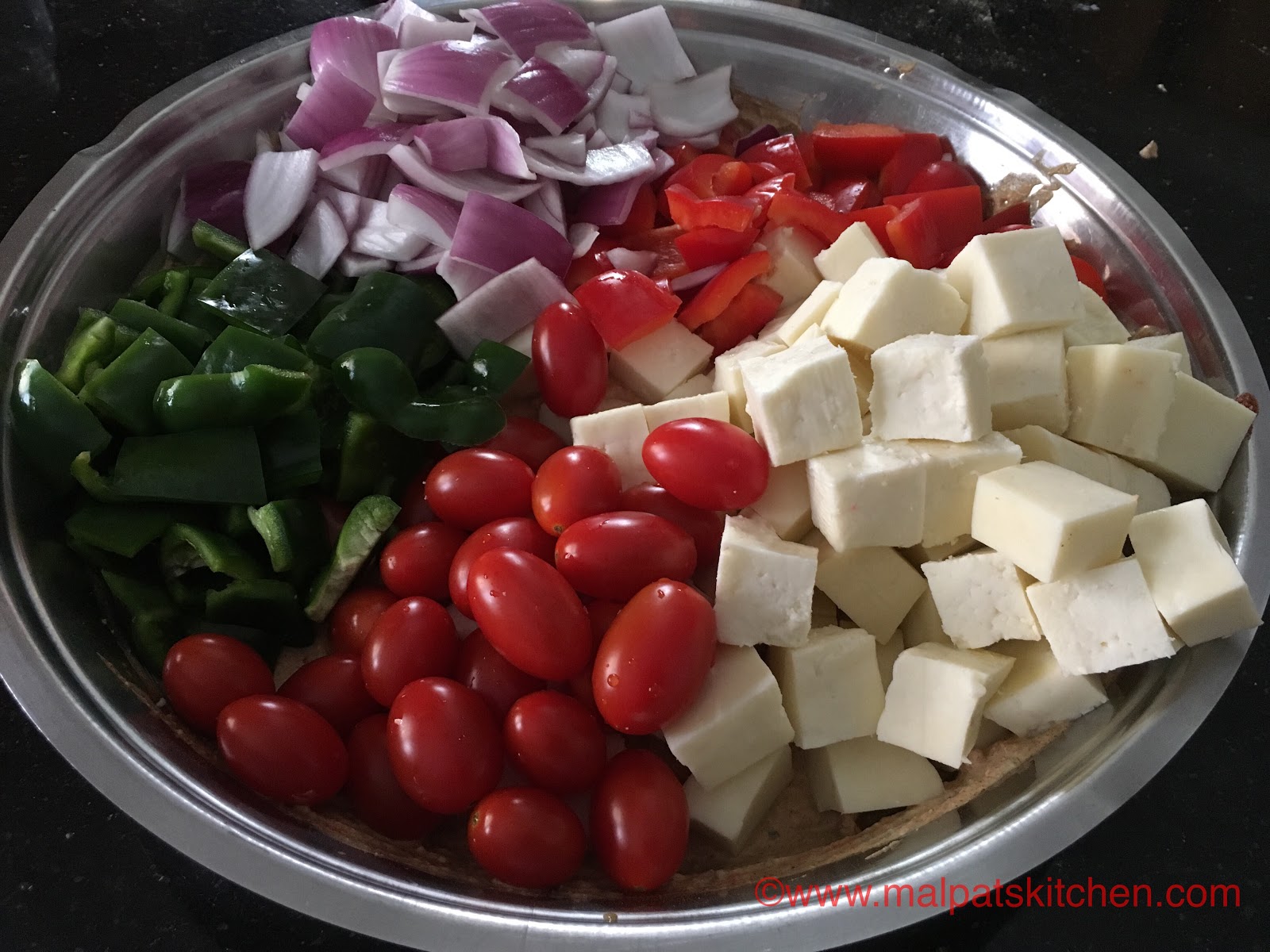 PANEER TIKKAS ( Grilled Chunky cottage cheese cubes in tangy yogurt ...