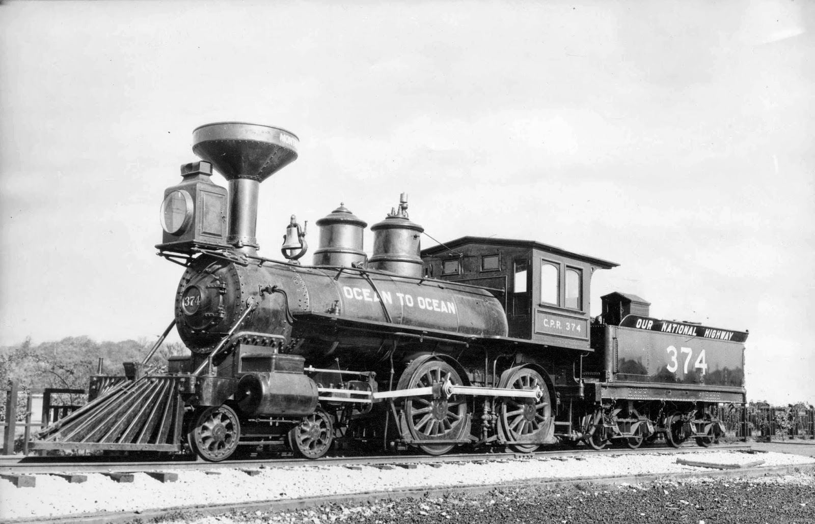 Vancouver Voyager: Locomotive #374