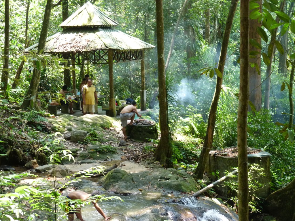 Tales from the Si: Sungai Kanching Waterfall