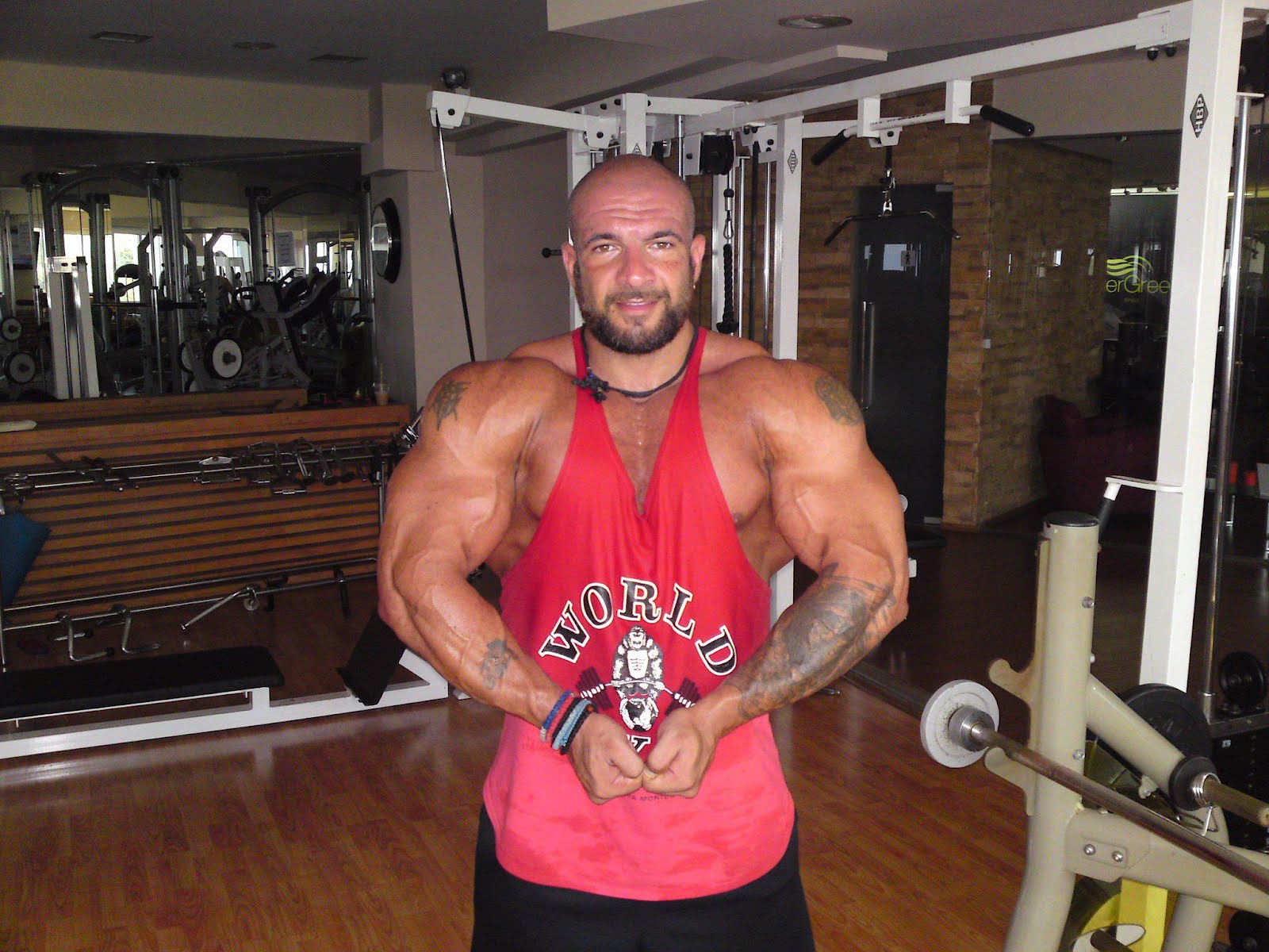 Muscle Lover: Greek Super-Heavyweight bodybuilder Giannis Magos