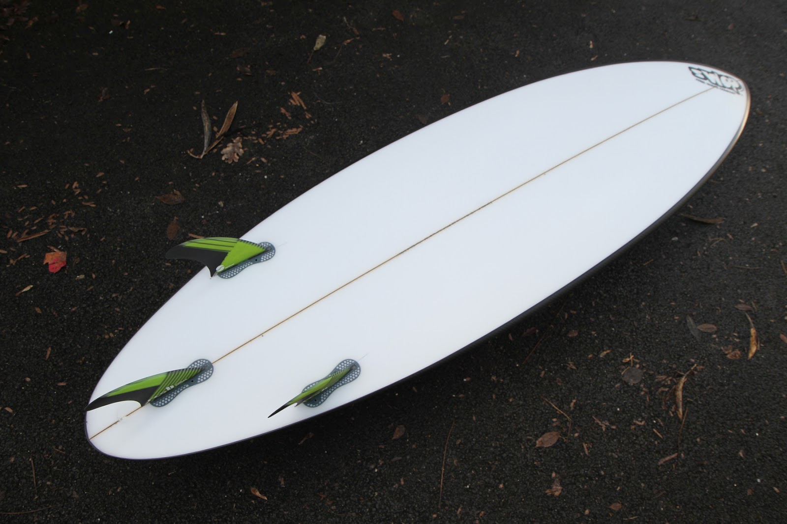 swop surfboards: CARBON MINI GUN