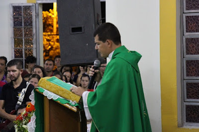 Padre Clodoaldo Fernando toma posse na Paróquia de São José do Egito ...