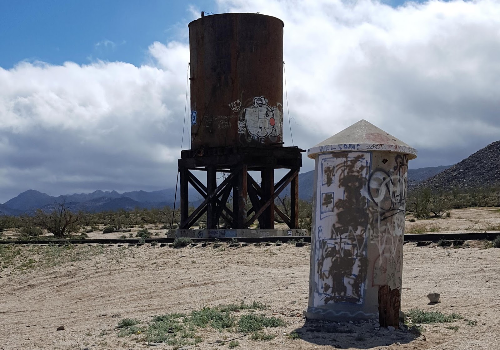 ARMCHAIR HIKER SAN DIEGO & MORE: Ancient Yoni Fertility rock carving in ...