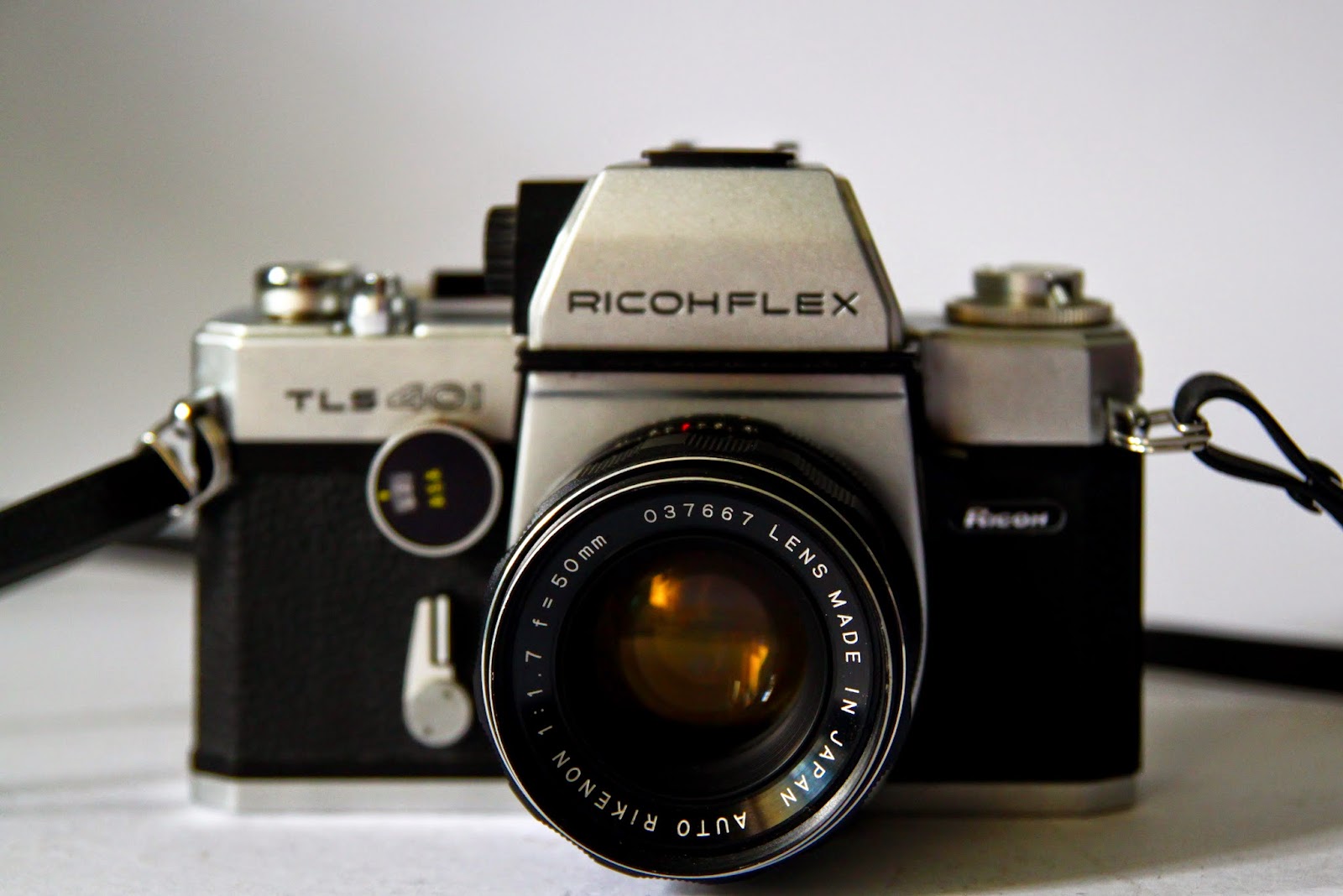 the wandering little girl: Ricohflex TLS 401
