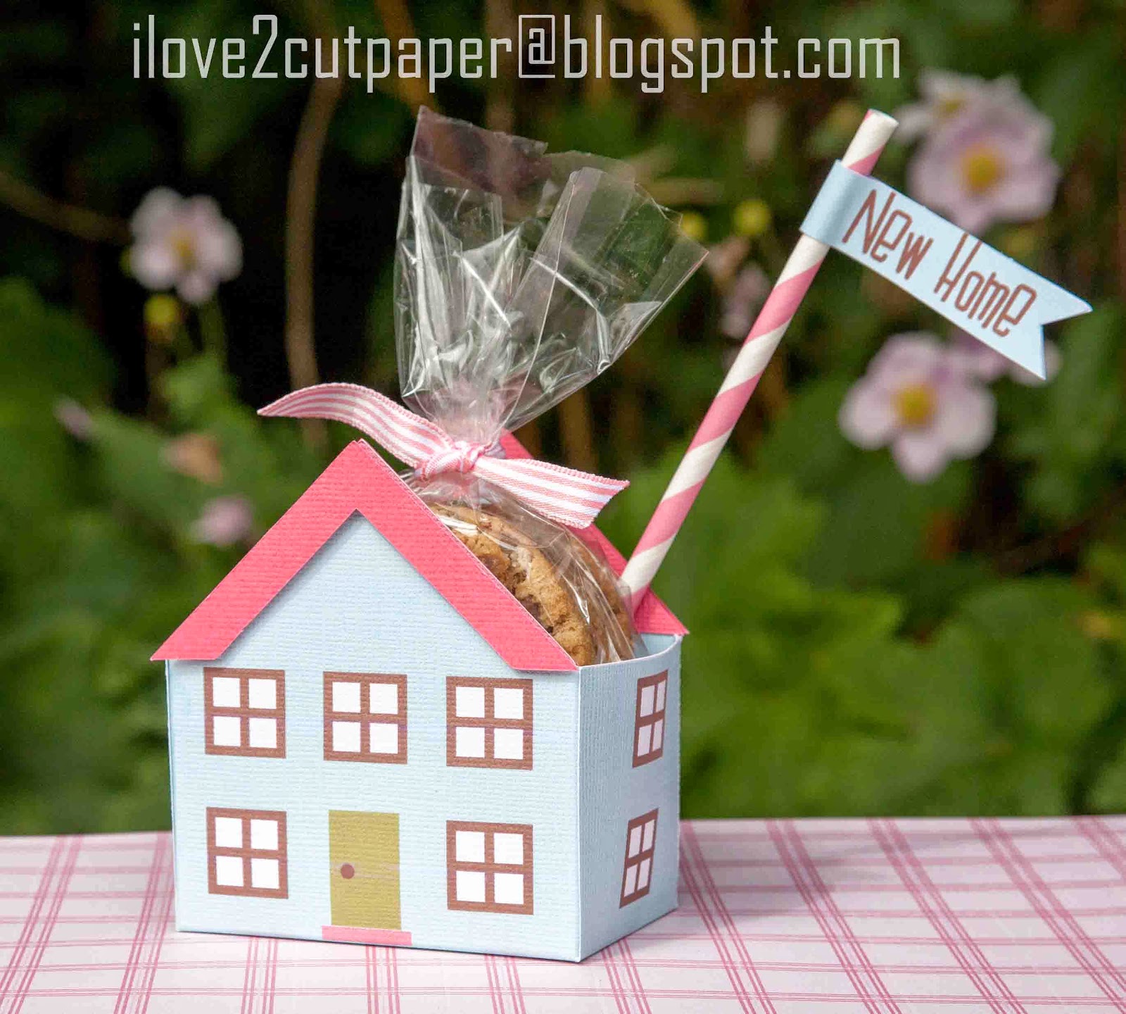 i love 2 cut paper: New Home - Gift Box