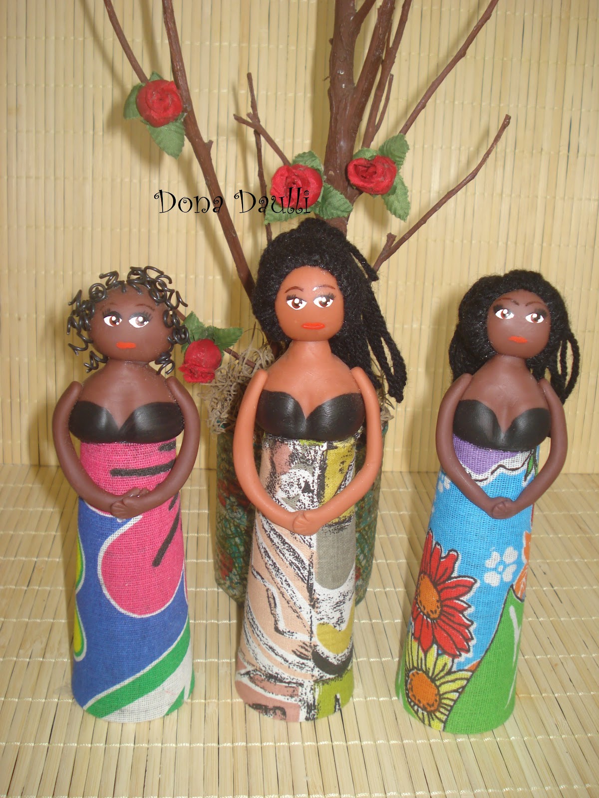 Dona Daulli: Bonecas feitas com tubo de linha? É sim,vem ver!