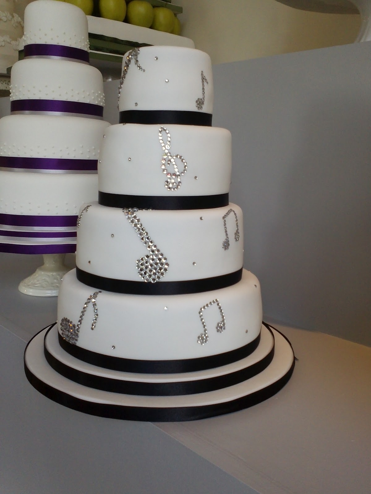 Jennifer O'Neill Cakes: Musical sparkle