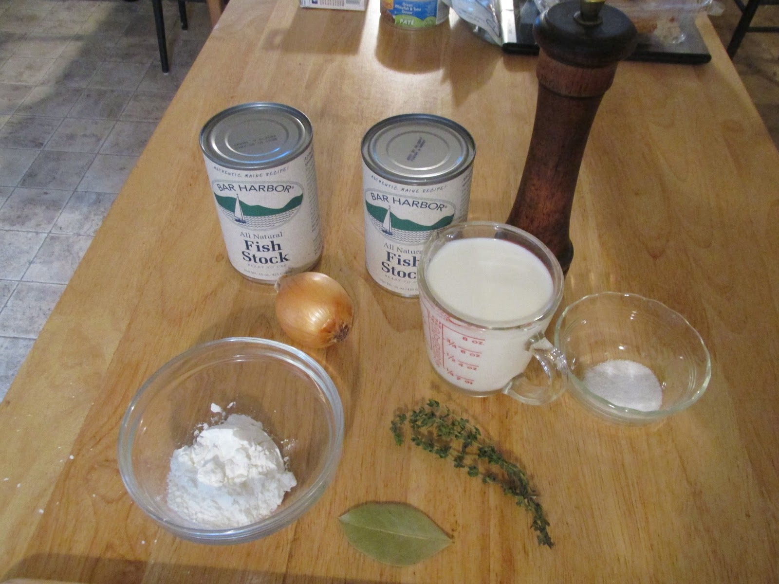 Mystery Lovers' Kitchen: Cat Soup for Cat Week