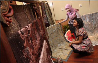 Proses Pembuatan Batik dengan Warna Alam - Batik Indonesia