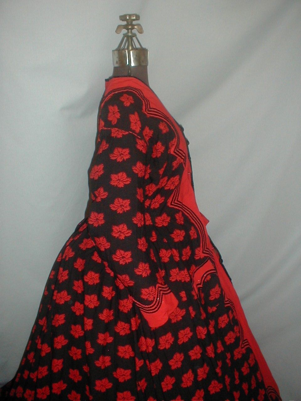 All The Pretty Dresses: Mid 1860's Red and Black Wrapper Gown