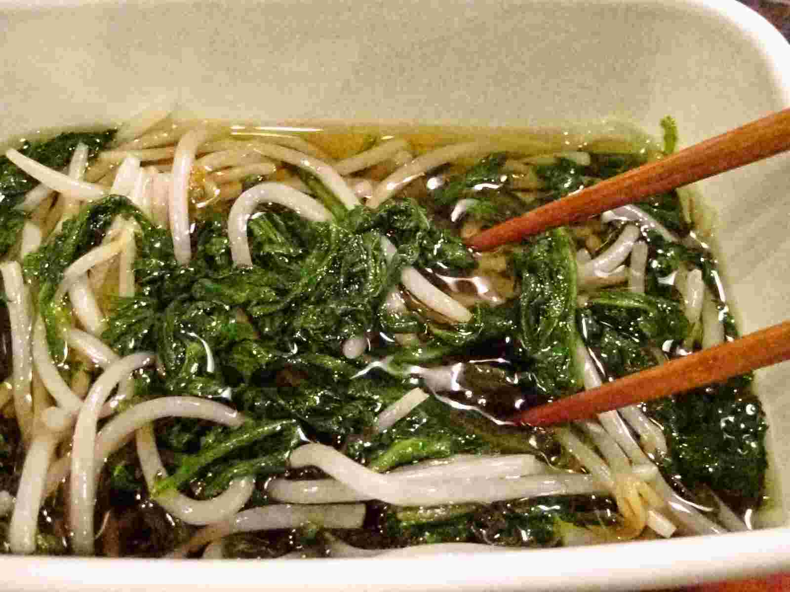 Recipes for Tom: Shungiku, moyashi, shiozake no ohitashi / garland ...