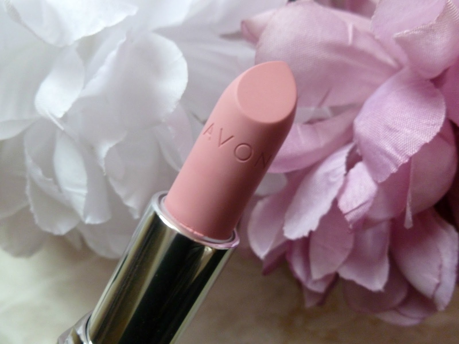 Matte Lips With Avon | Mammaful Zo: Beauty, Life, Plus Size Fashion & More
