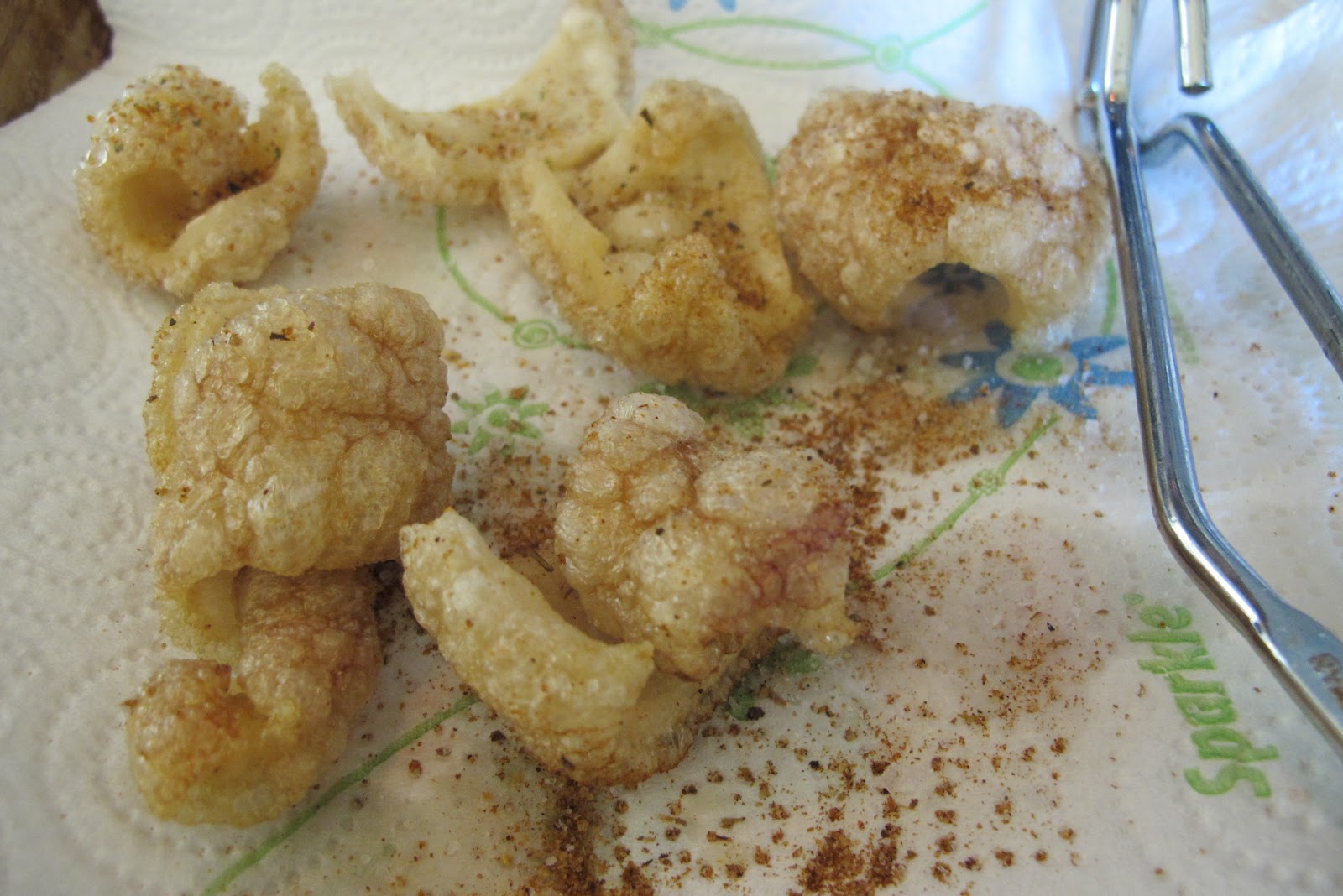 Homemade Chicarron (Pork Rinds) - Munchie Musings